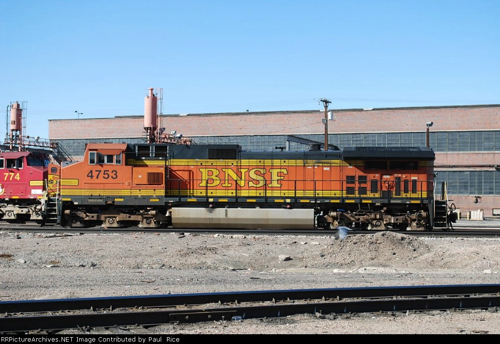 BNSF 4753